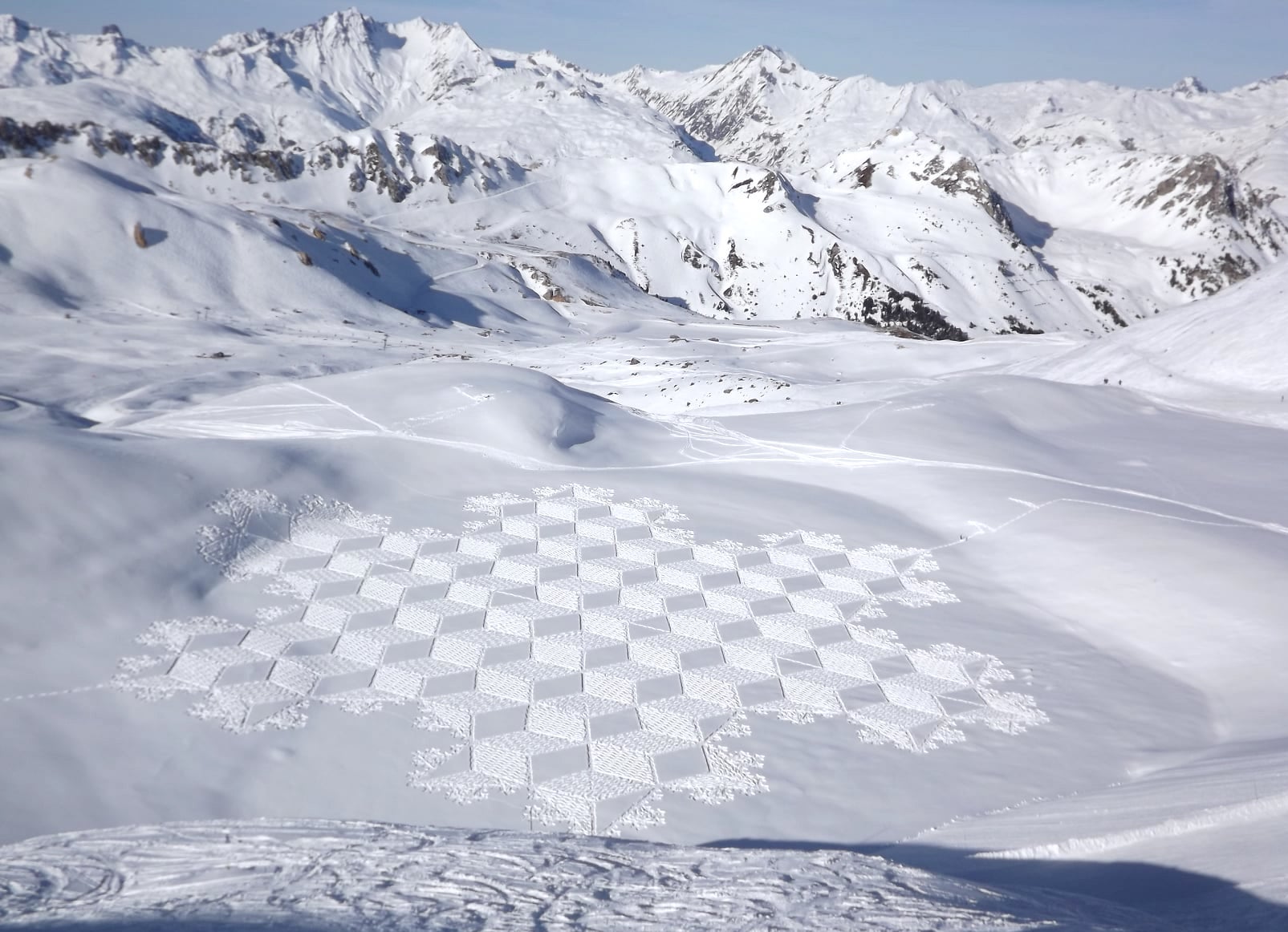 Simon Beck Makes Massive Geometric Snow Art: Photos