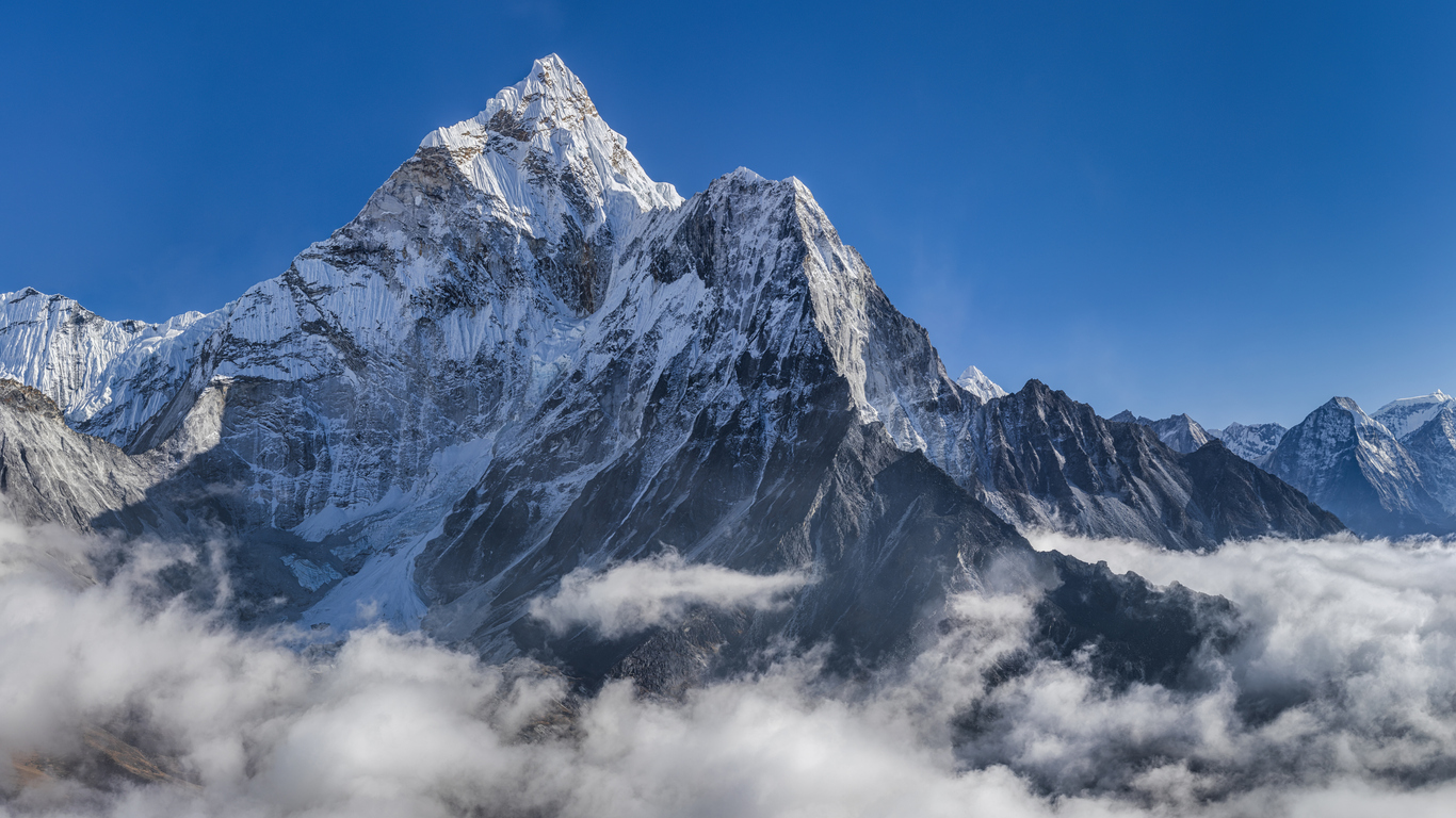 15 Iconic Locations Photographed From Space