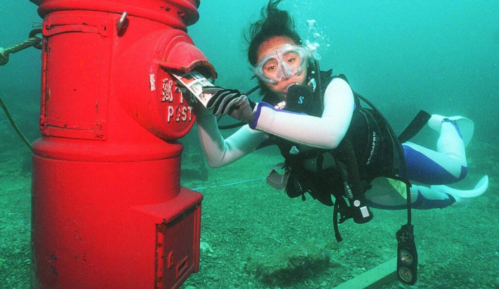 Japan Has an Ocean Postbox That’s 33 Feet Underwater - Nice News